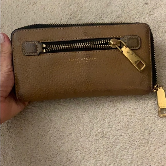 Marc Jacobs | Bags | Marc Jacobs Brown Leather Zipper Wallet | Poshmark